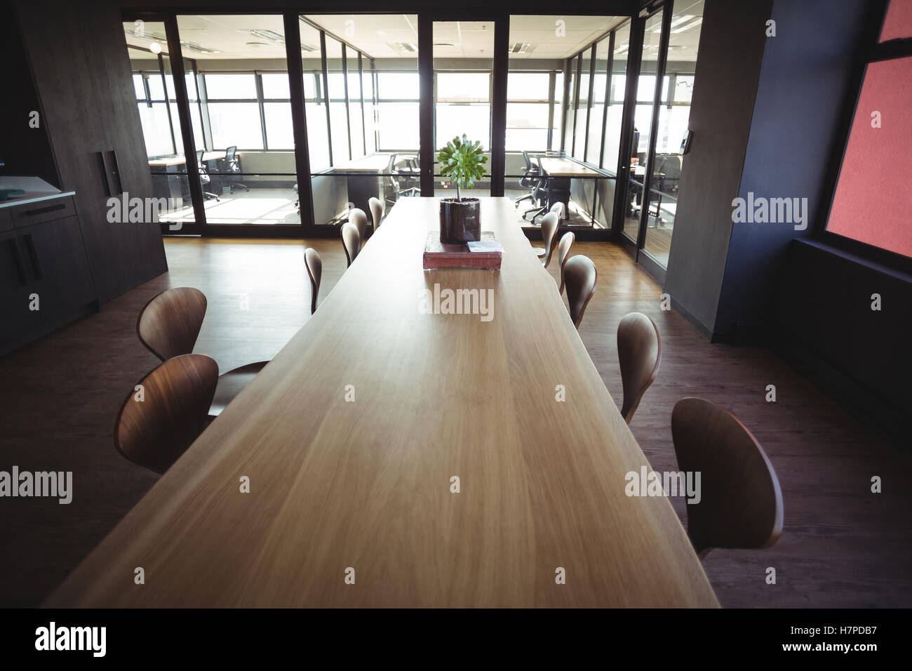 Long table hi-res stock photography and images - Alamy