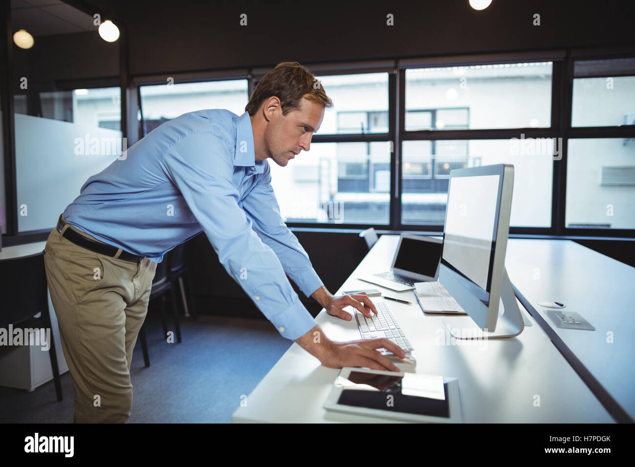 Windows desktop hi-res stock photography and images - Alamy