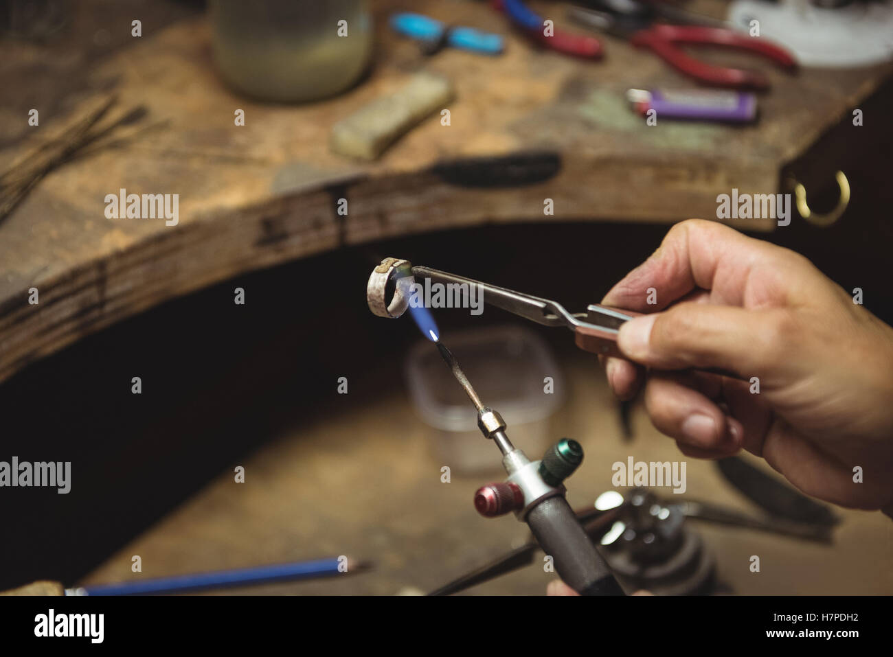 Hands holding torch hi-res stock photography and images - Alamy