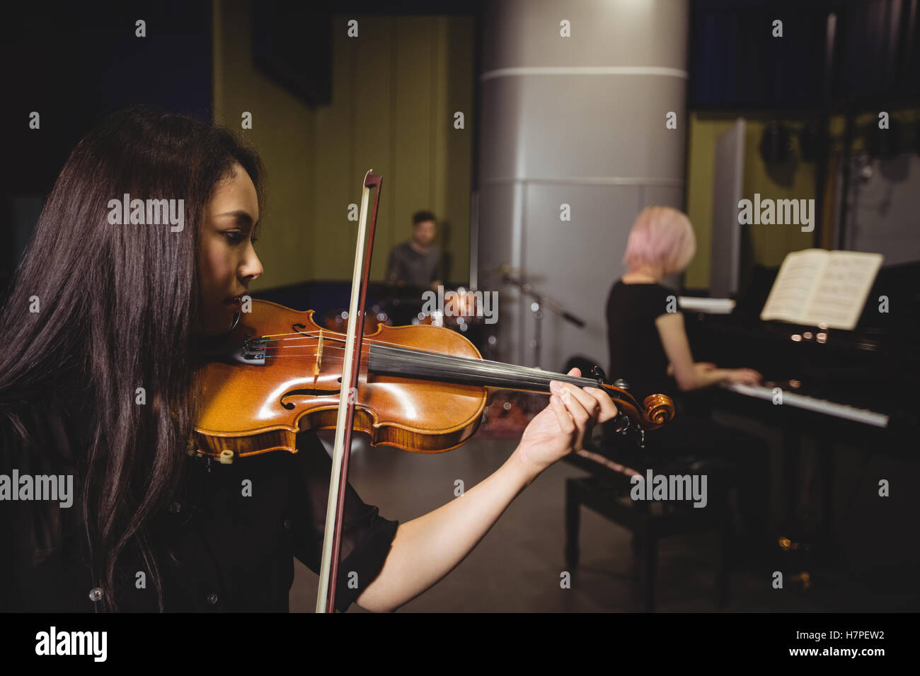 Two String Violin High Resolution Stock Photography and Images - Alamy