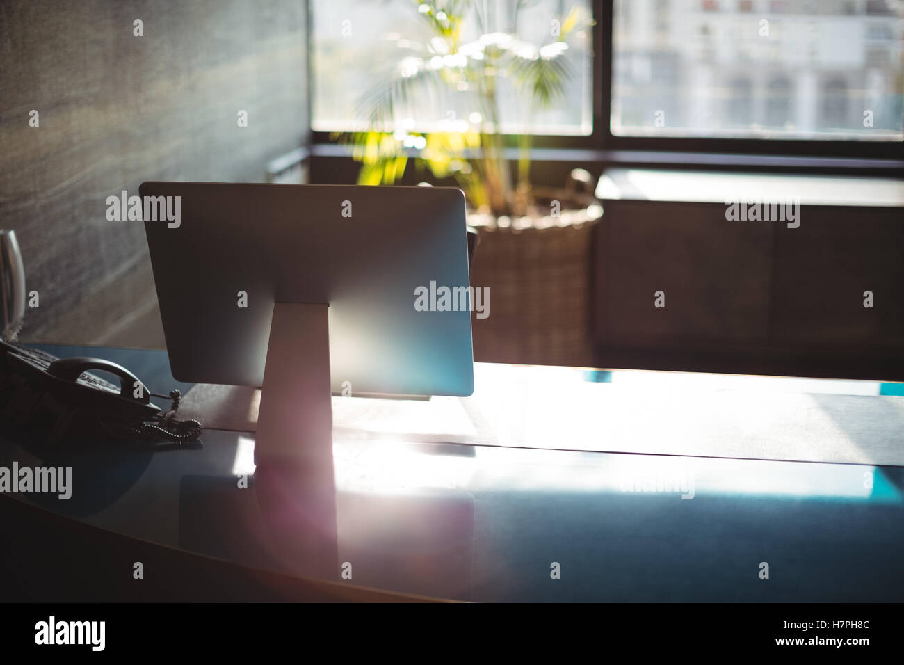 Table desktop hi-res stock photography and images - Alamy