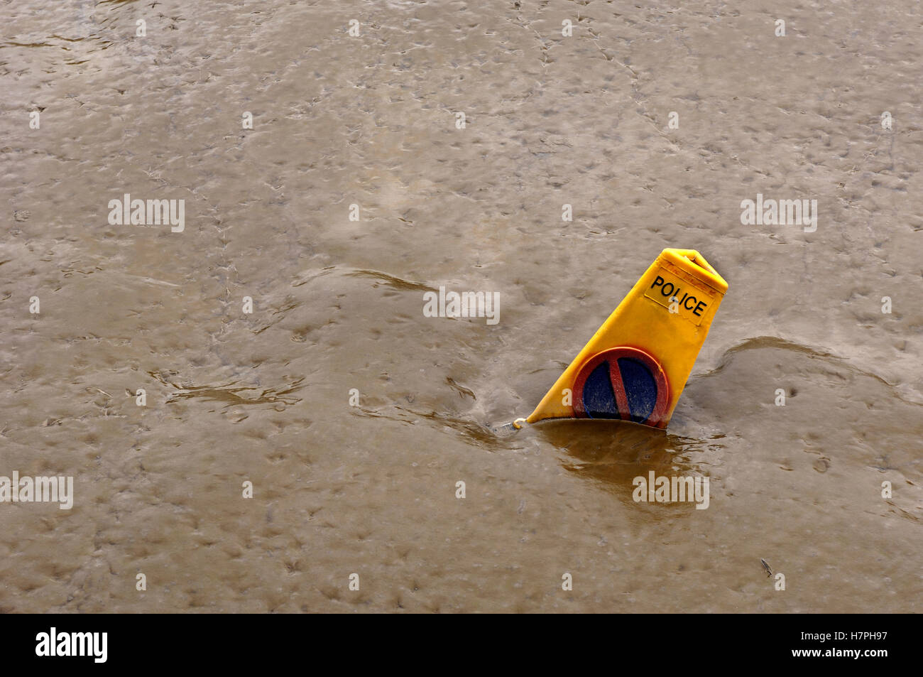 Sinking in mud hi-res stock photography and images - Alamy
