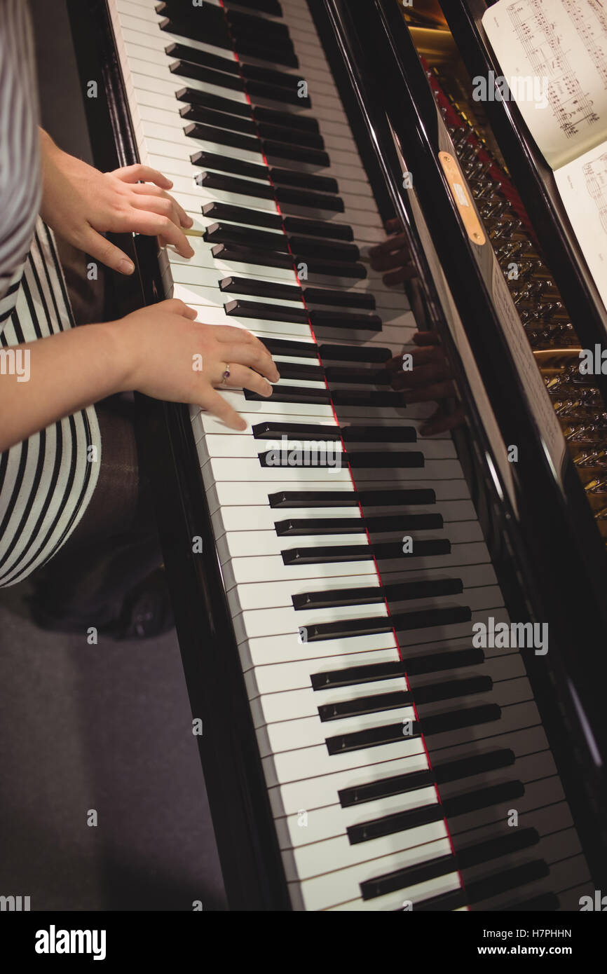 Piano hands woman hi-res stock photography and images - Alamy
