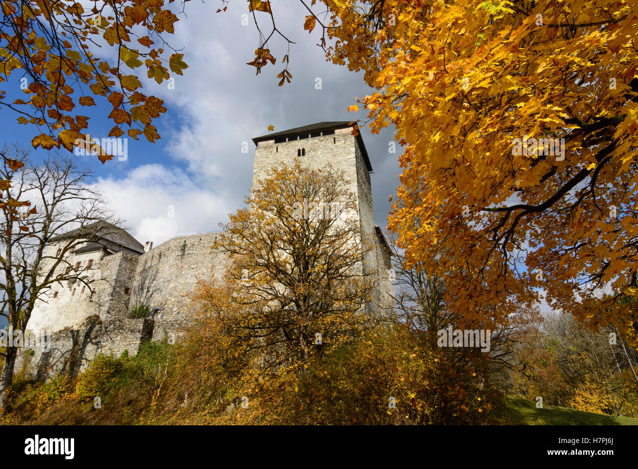 Kaprun austria castle not snow hi-res stock photography and images - Alamy