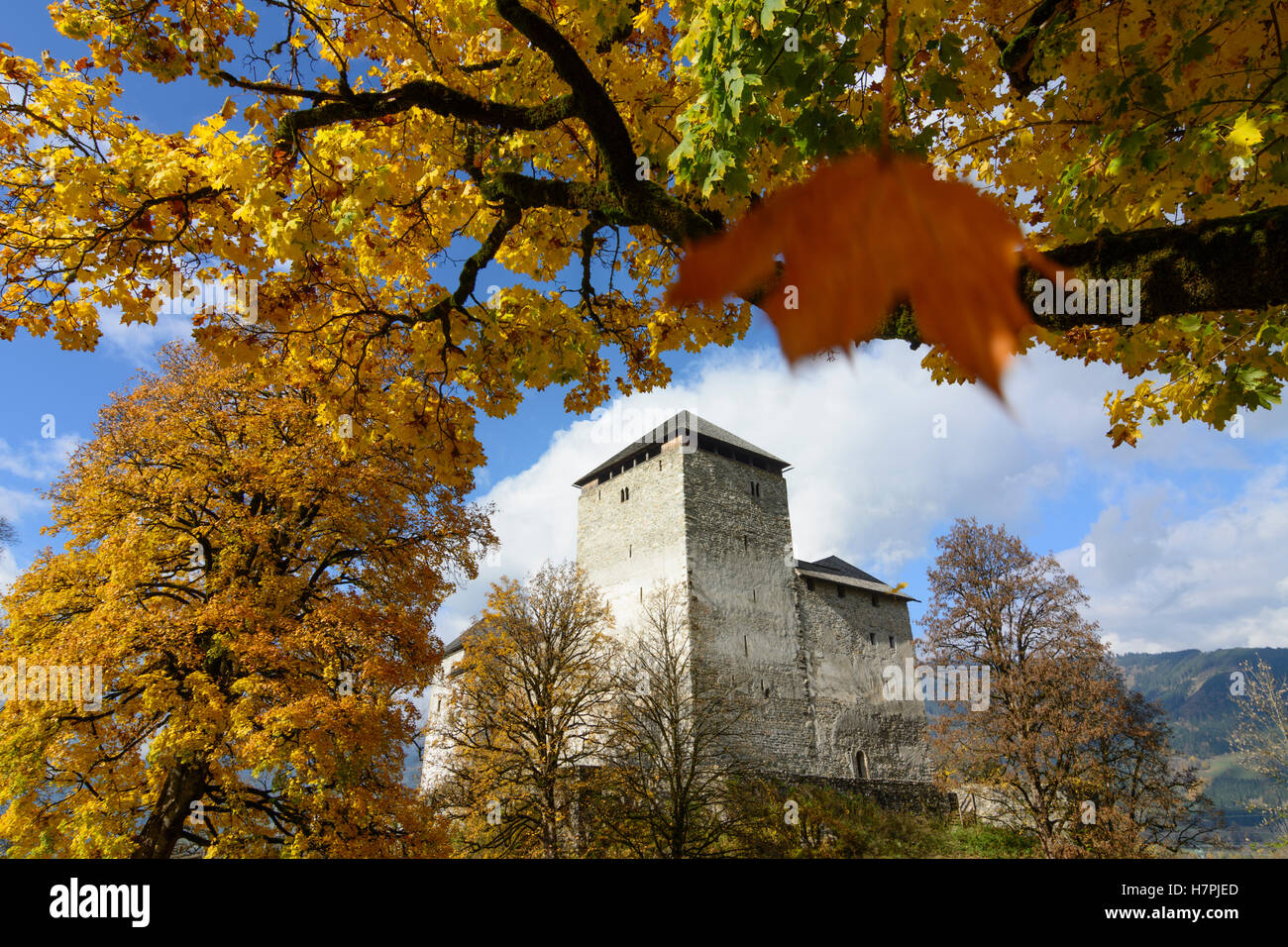 Kaprun austria castle not snow hi-res stock photography and images - Alamy