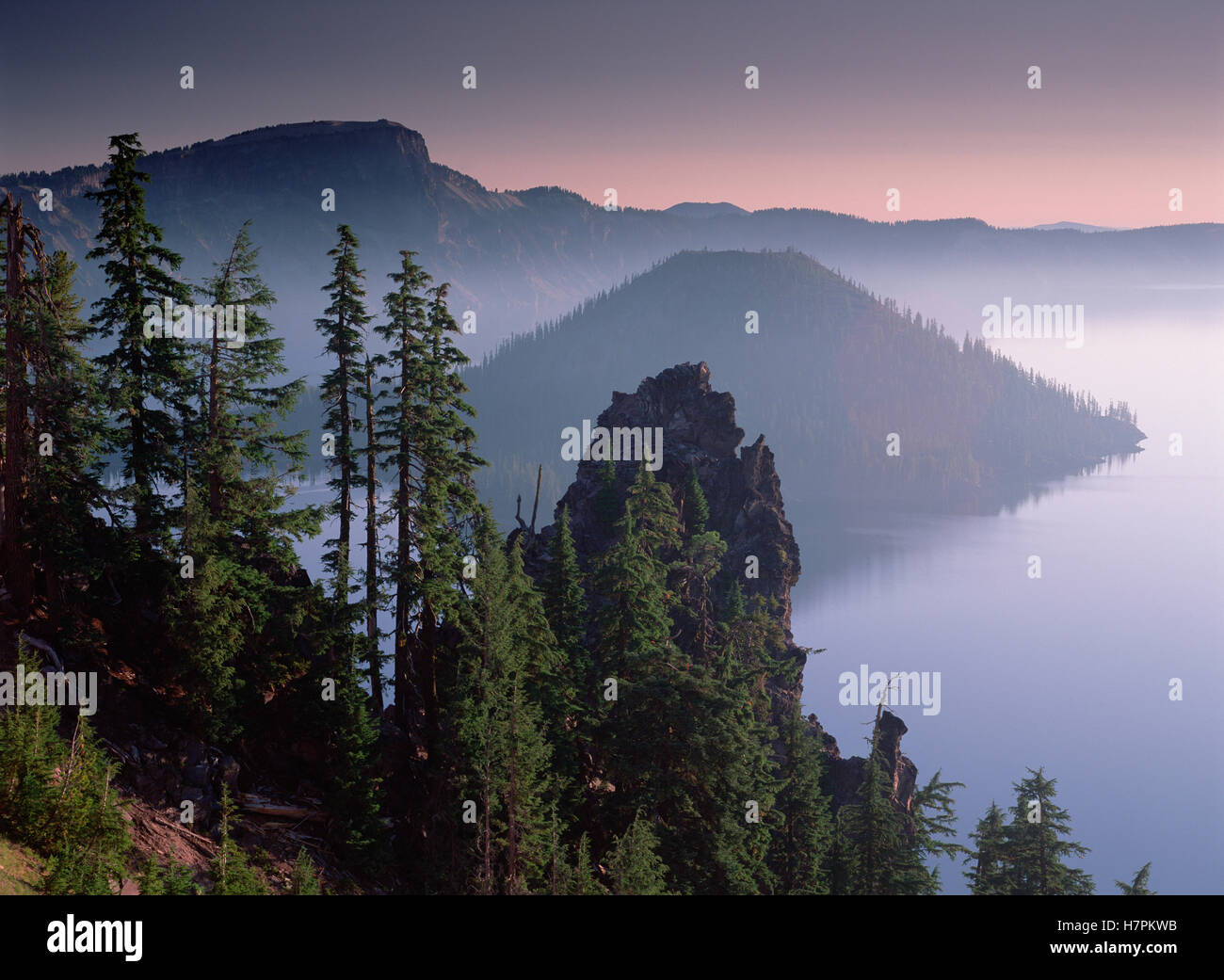 Mount mazama eruption hi-res stock photography and images - Alamy