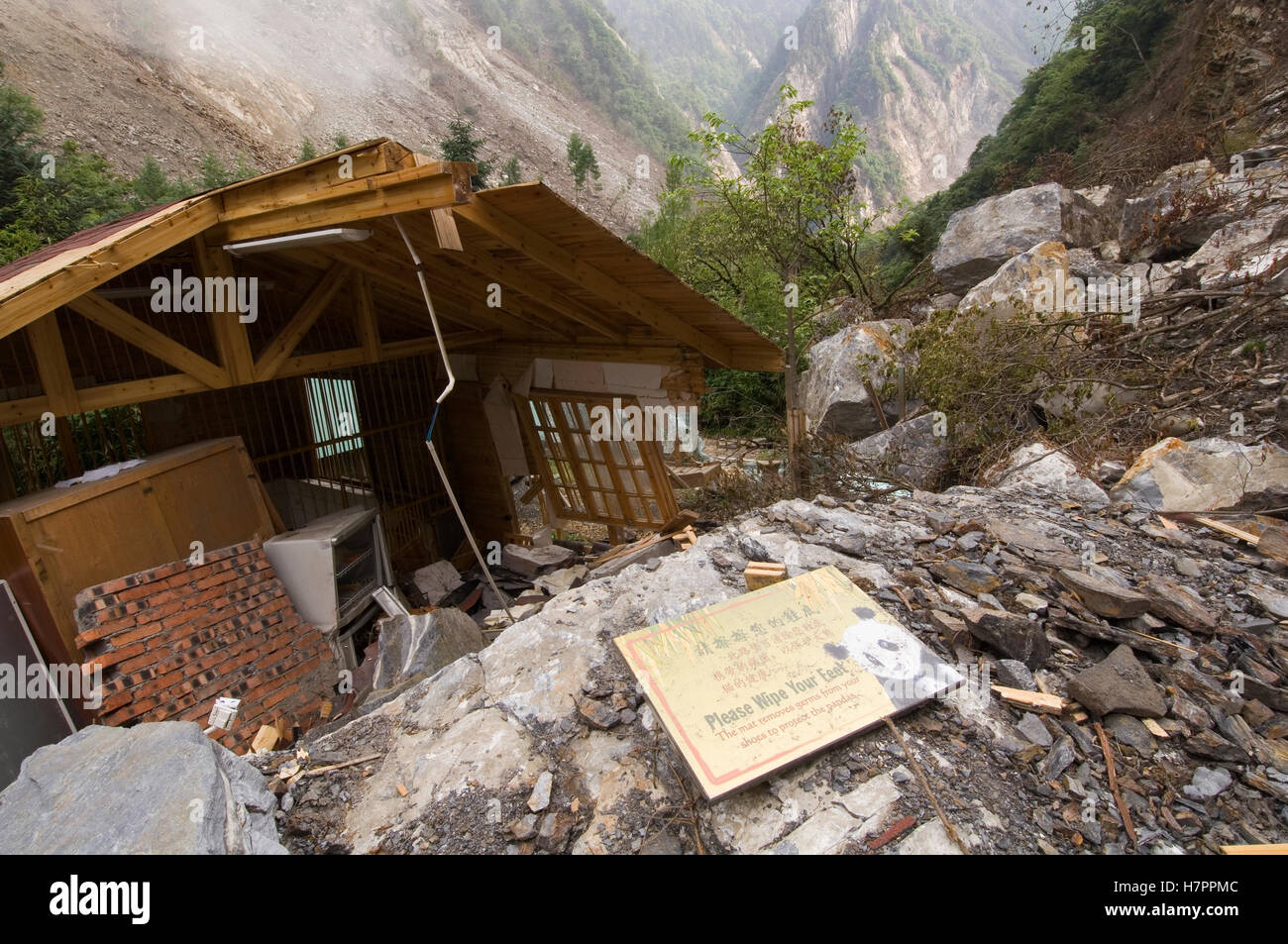 Destroyed buildings after the May 12, 2008 earthquake and landslides ...