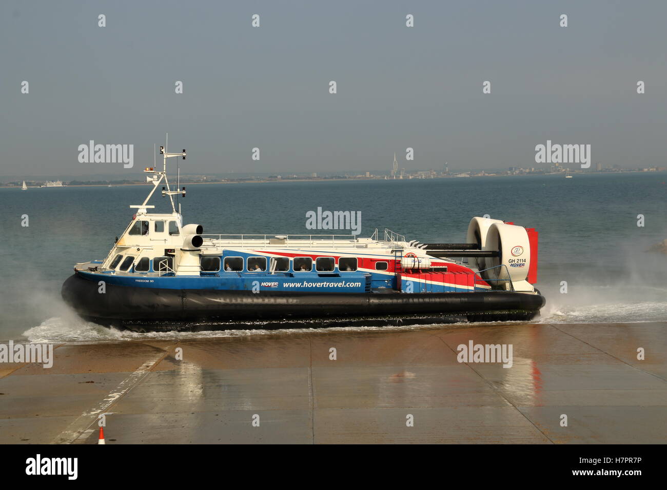 Ryde hovercraft terminal hi-res stock photography and images - Alamy