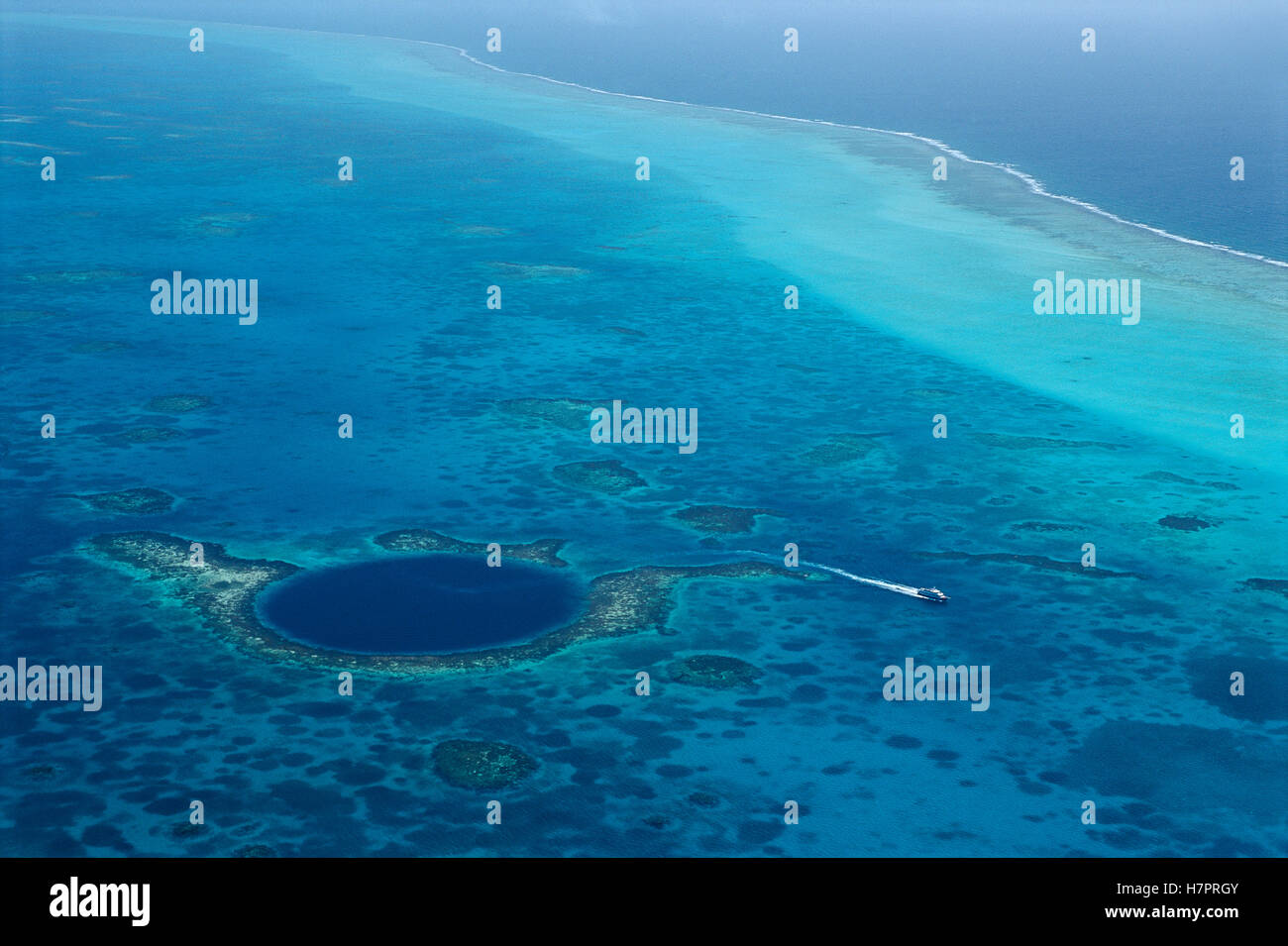 The blue hole, Belize Barrier Reef, ancient cave system, Belize Stock ...
