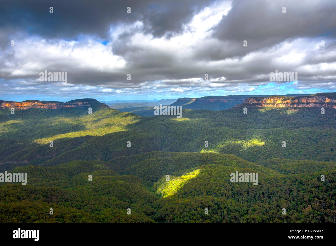 Aussie blue mountains hi-res stock photography and images - Alamy
