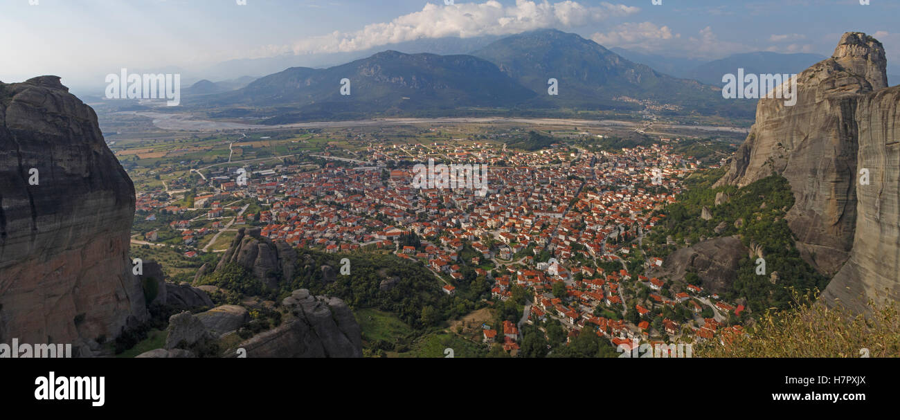 panoramic view on Kalabaka town at Meteora, Greece Stock Photo - Alamy