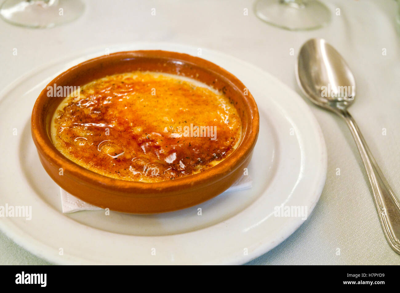 Crema Catalana, typical dessert from Catalonia, Spain Stock Photo - Alamy