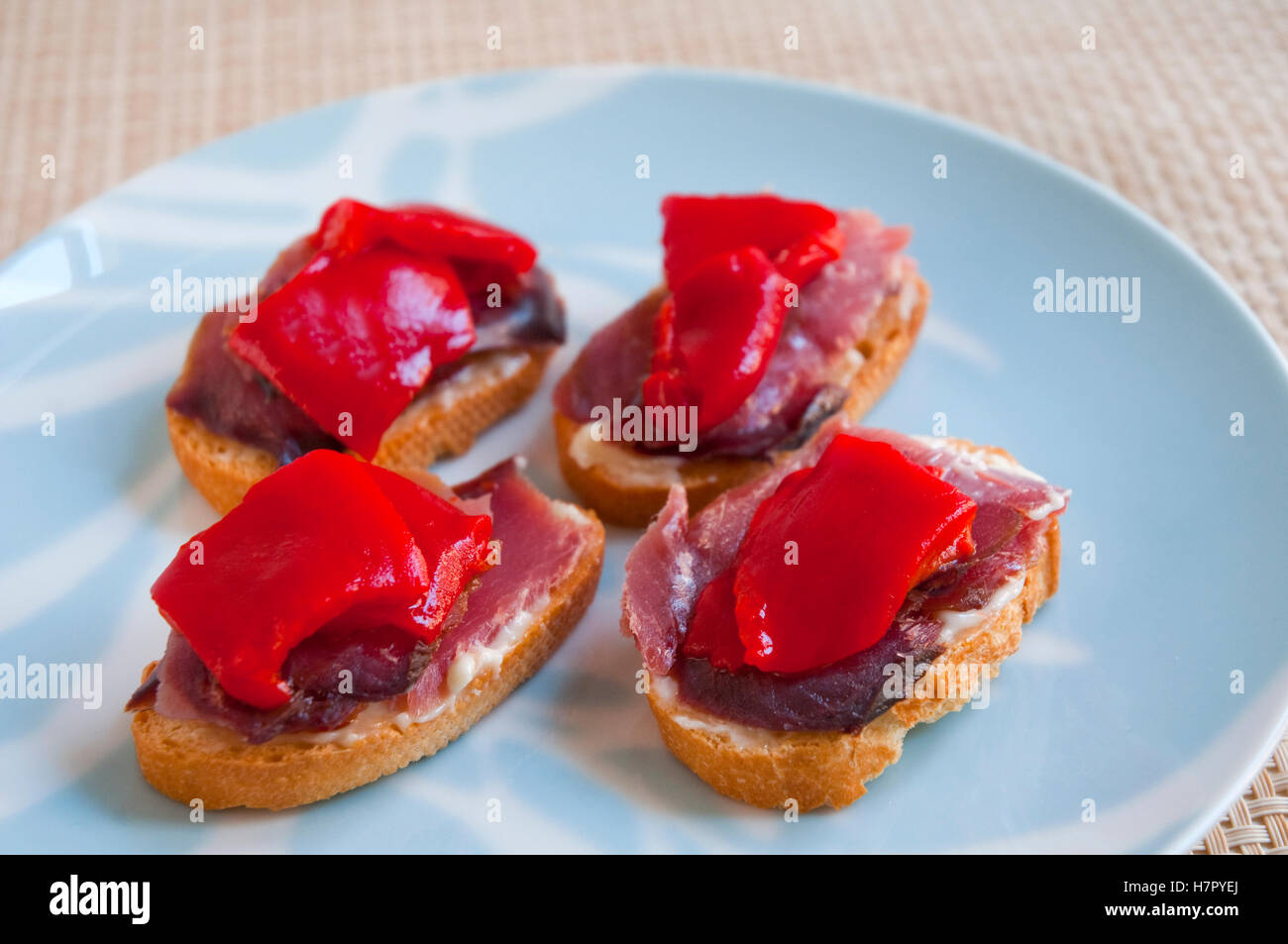 Omega rojo hi-res stock photography and images - Alamy