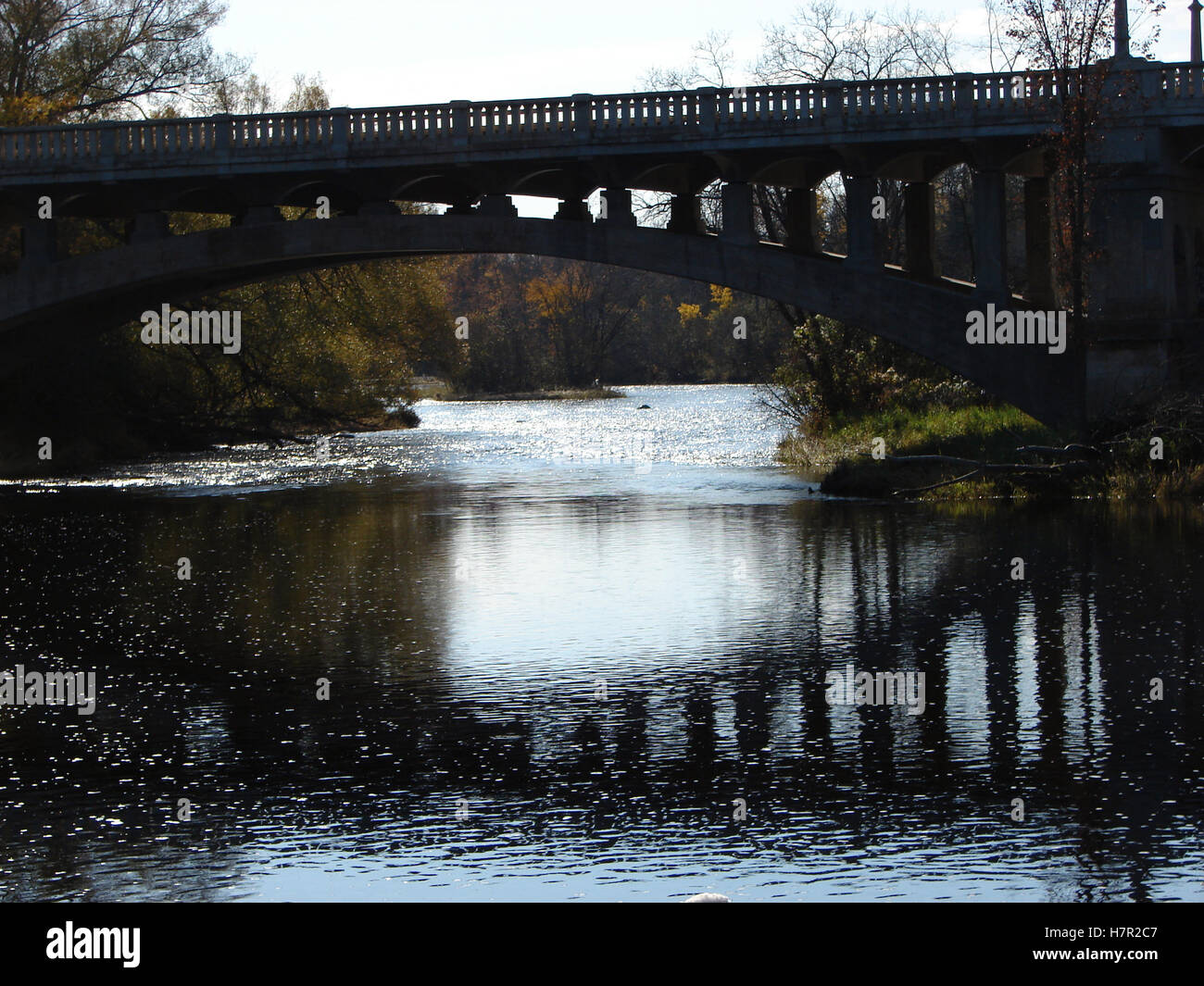 Bridge paint hi-res stock photography and images - Alamy