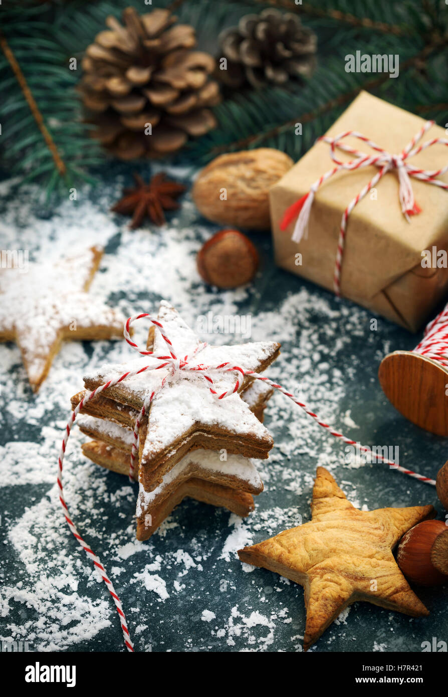 Baking christmas cookies star hi-res stock photography and images - Alamy