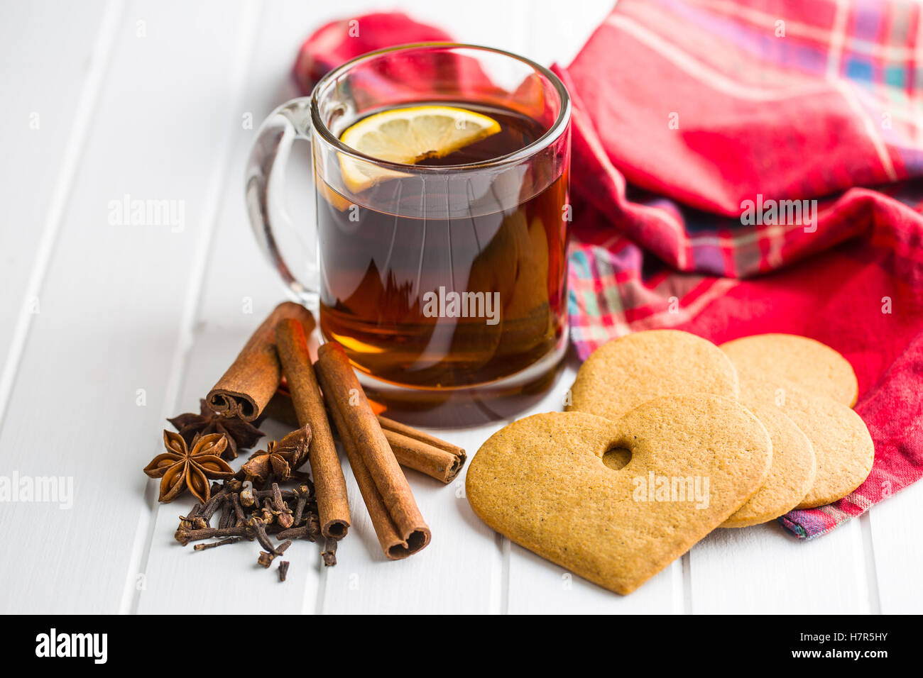 Gingerbread for tea hi-res stock photography and images - Alamy