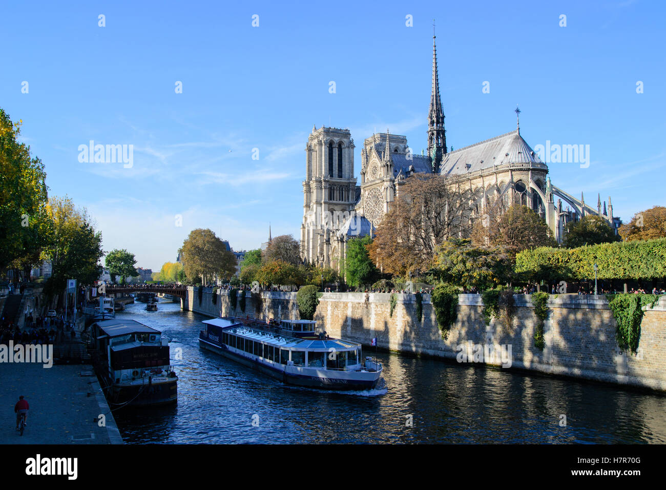 River Seine and Notre Dame church Stock Photo - Alamy