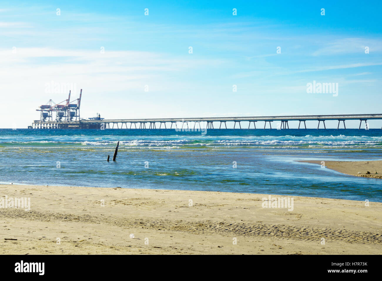 Unloading terminal hi-res stock photography and images - Alamy