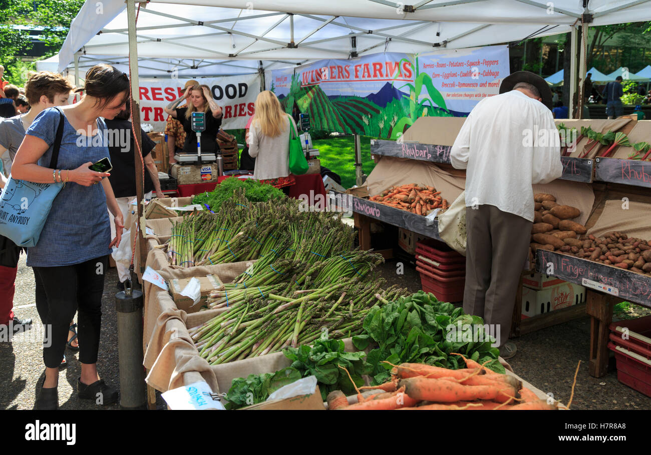 Farmers hi-res stock photography and images - Alamy