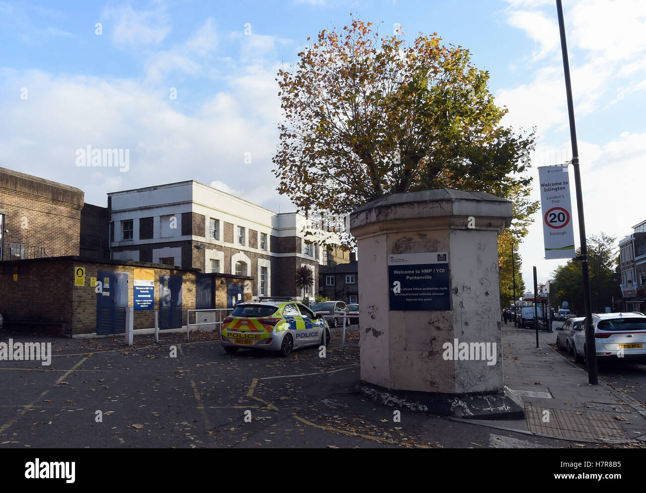 A general view of pentonville prison hi-res stock photography and ...