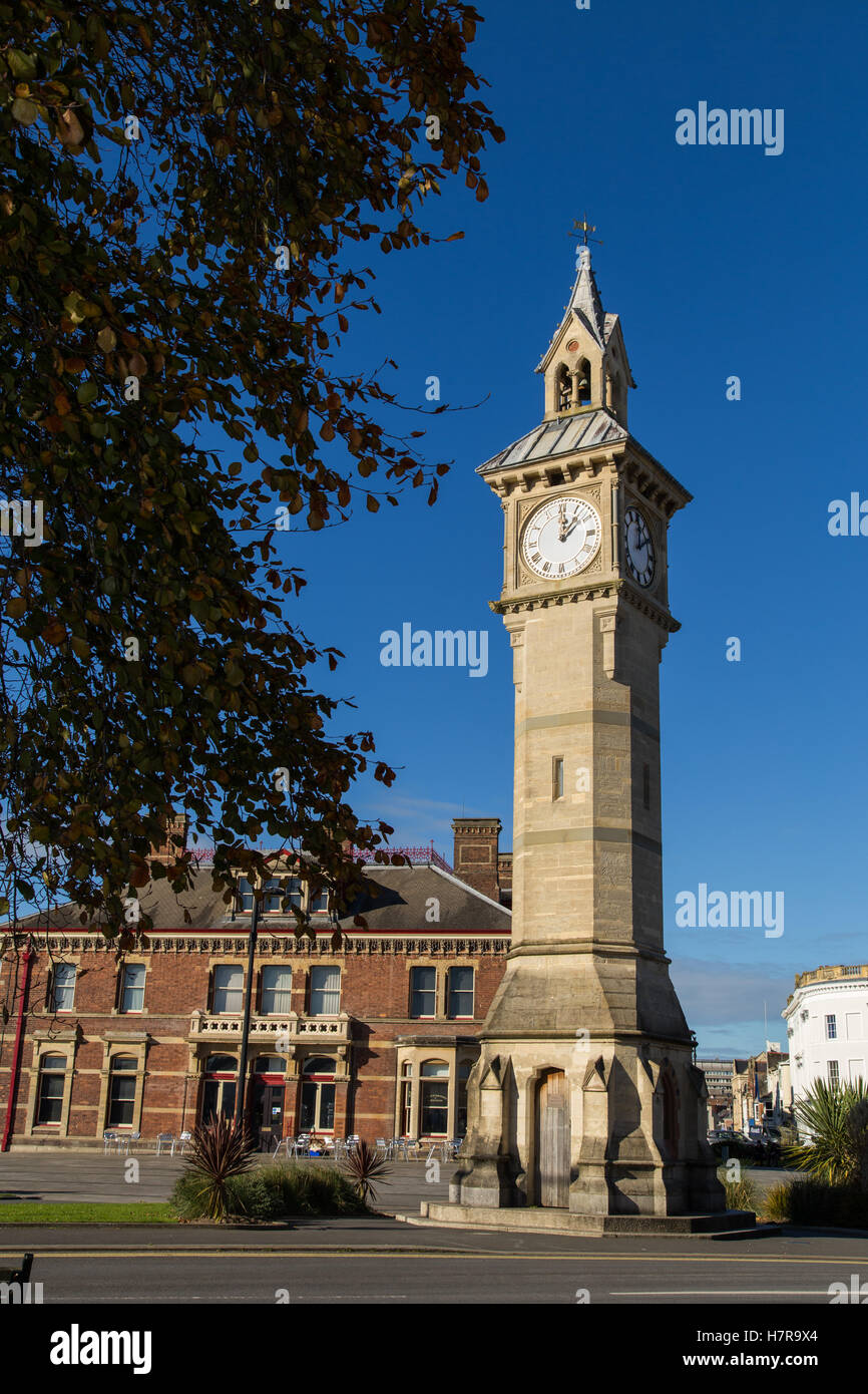 Clock faced hi-res stock photography and images - Alamy