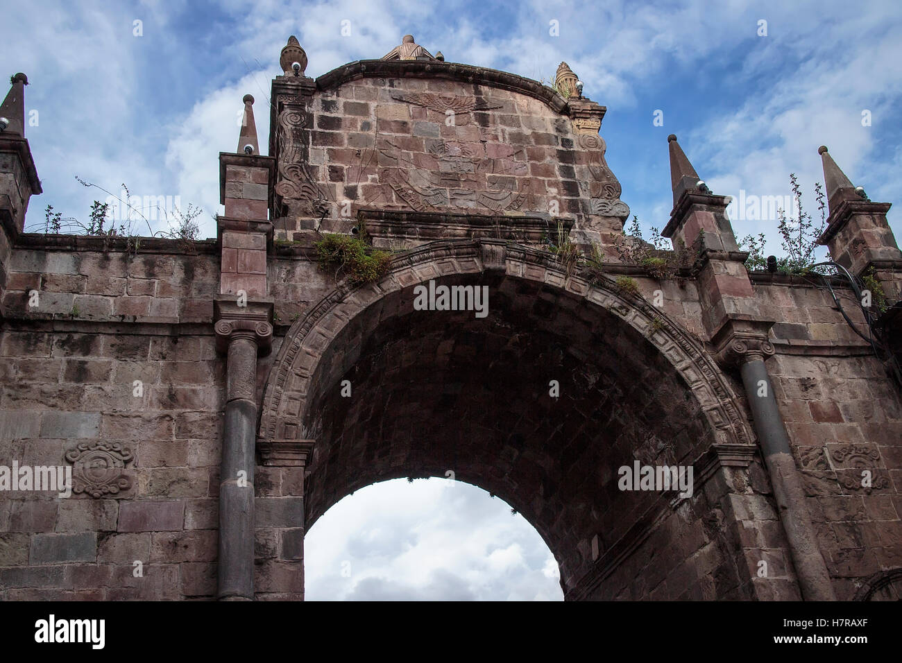 Santa Clara Arch in Cusco, Peru Stock Photo - Alamy