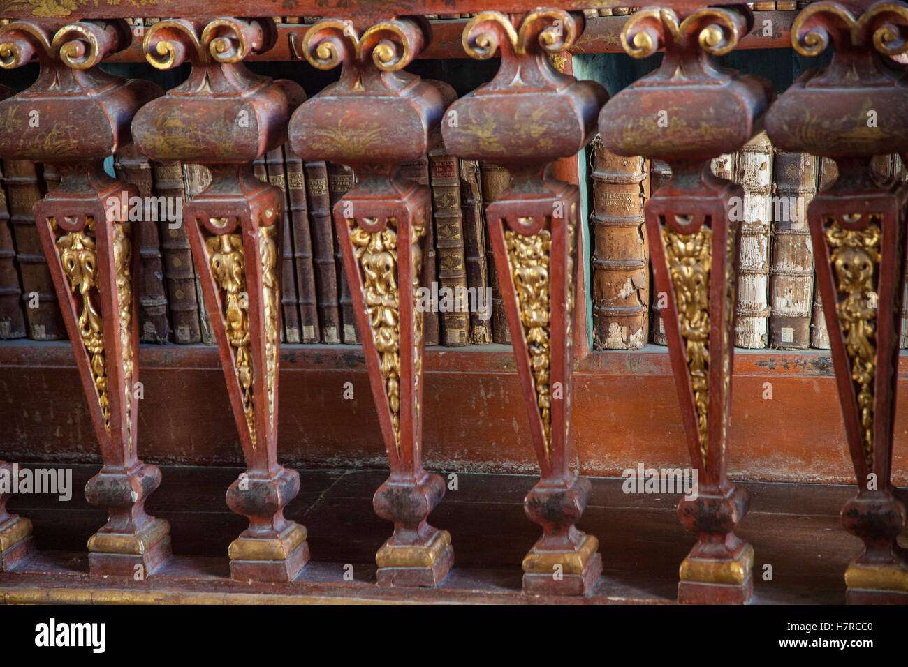 The Joanina Library (Biblioteca Joanina) at University of Coimbra ...