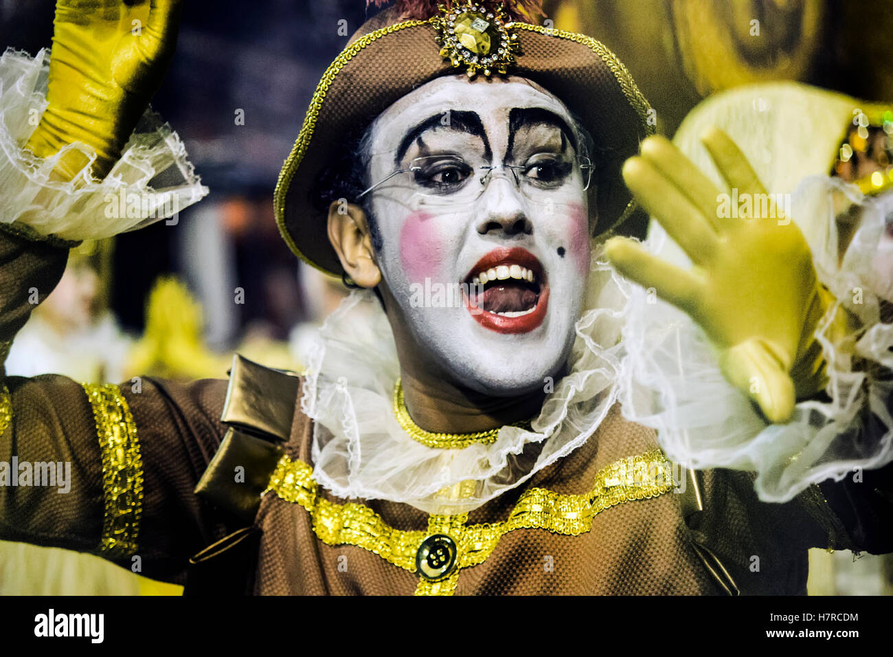 Performers dancing at carnival Brazil Stock Photo - Alamy