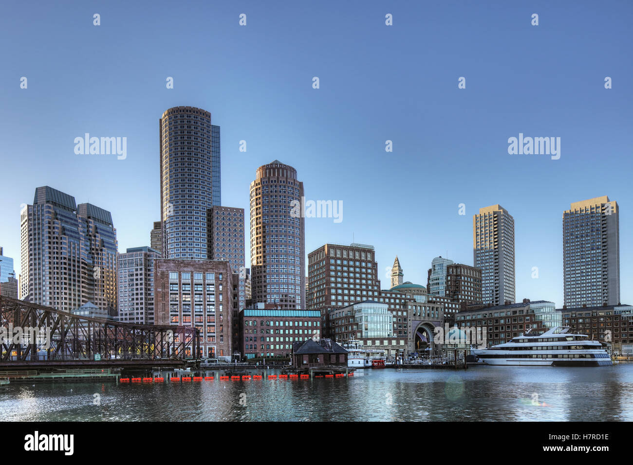 Boston inner harbor hi-res stock photography and images - Alamy