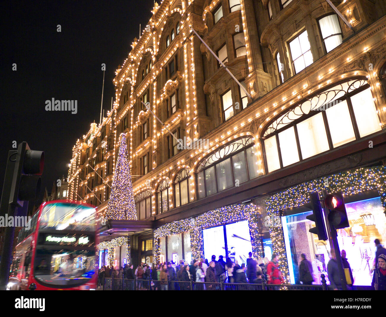 Harrods store card hi-res stock photography and images - Alamy