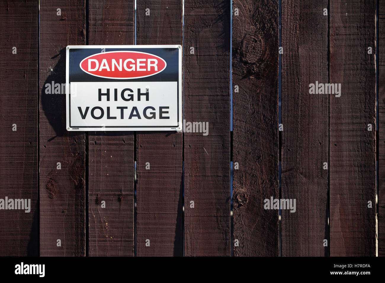 Electricity substation warning sign hi-res stock photography and images ...