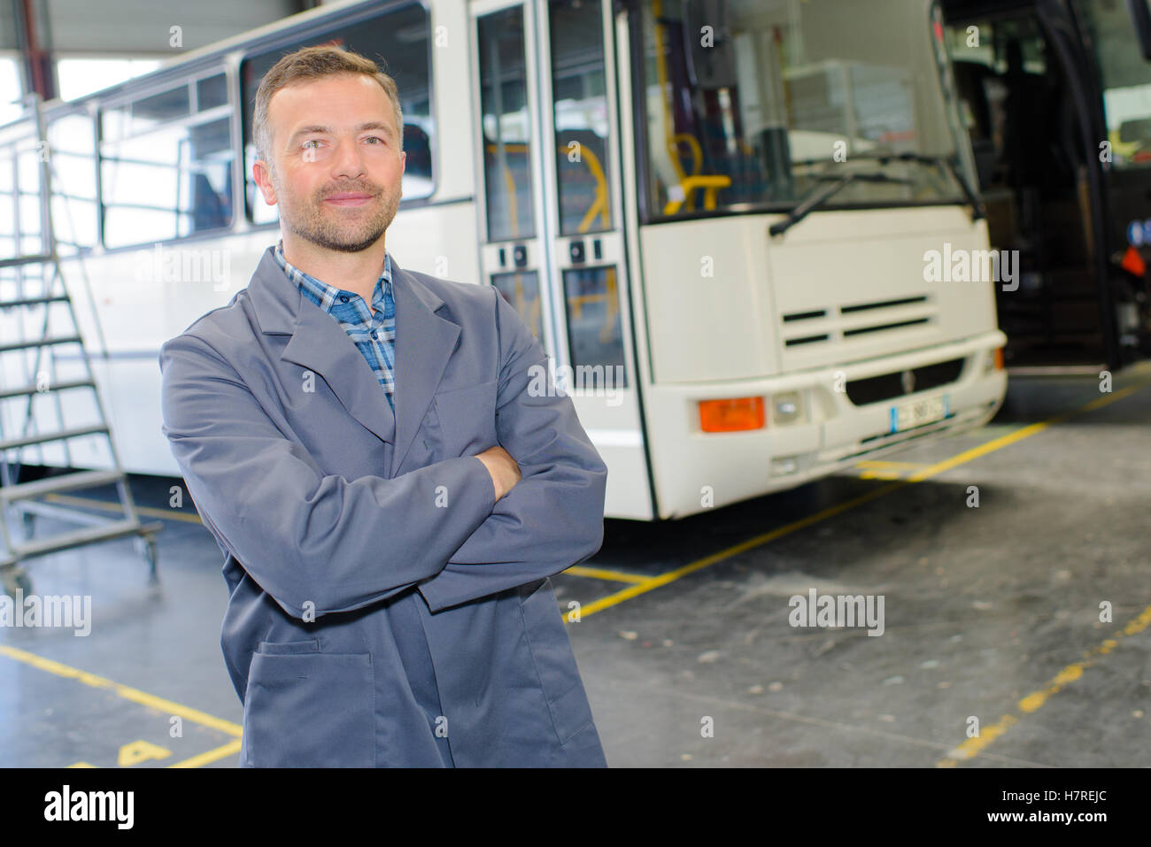 Coach repair hi-res stock photography and images - Alamy