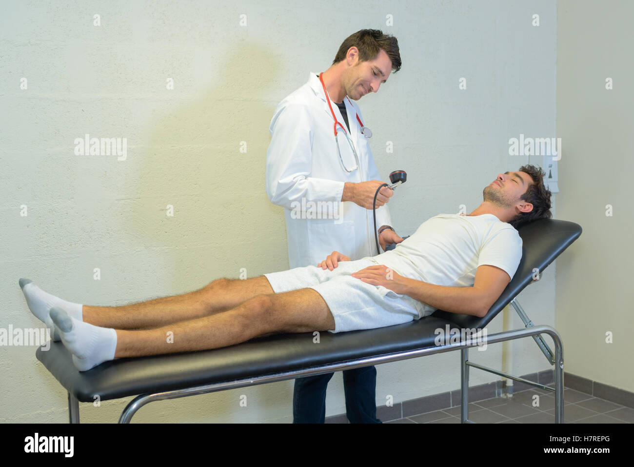 Physical examine hi-res stock photography and images - Alamy