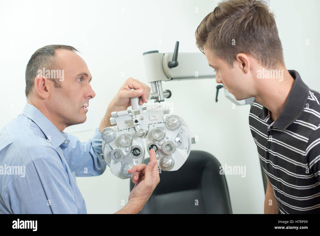 ophthalmologist giving lessons Stock Photo - Alamy