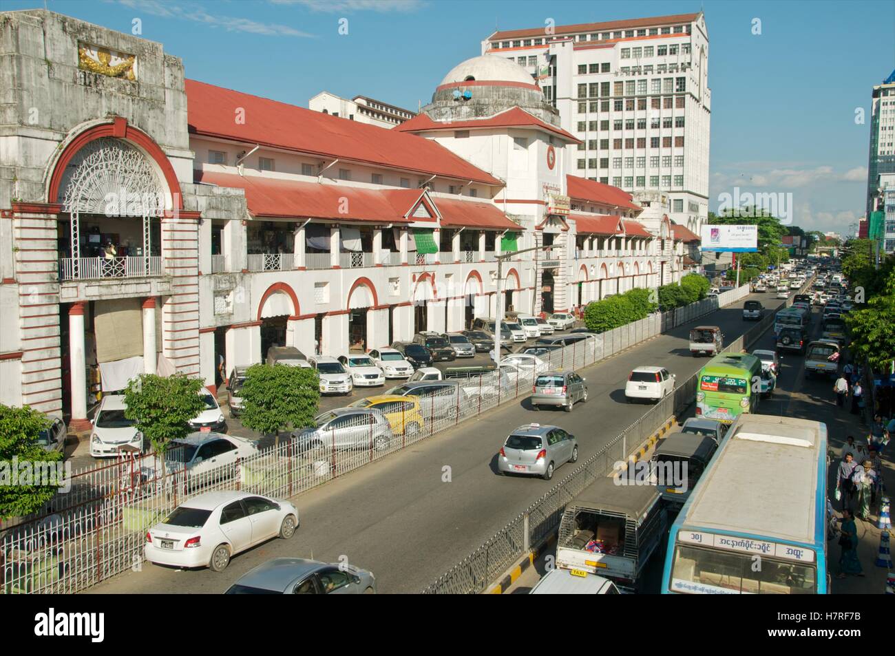 Bogyoke market yangon myanmar hi-res stock photography and images - Alamy