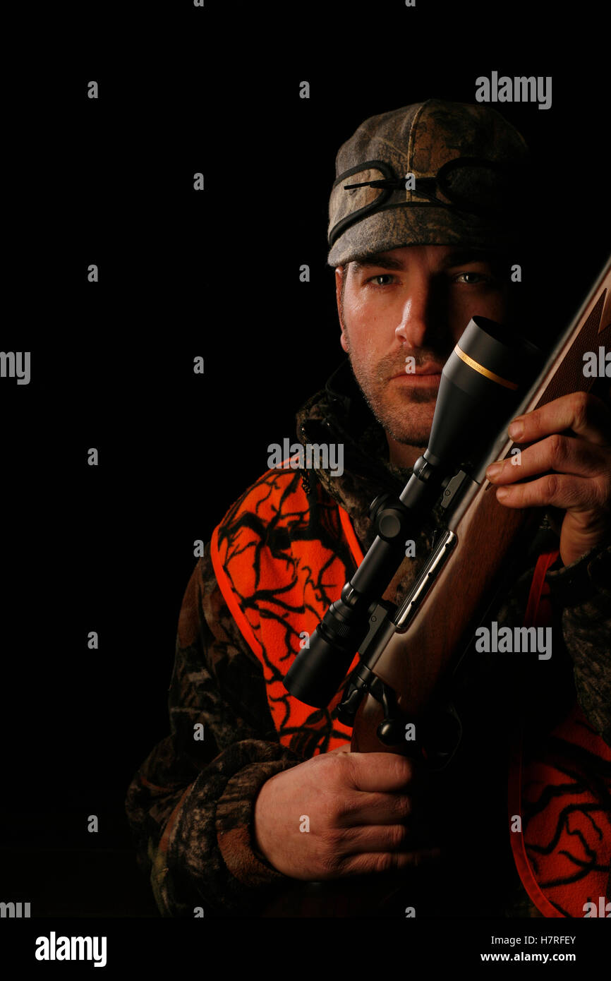 Whitetail Deer Hunter With Rifle Stock Photo - Alamy