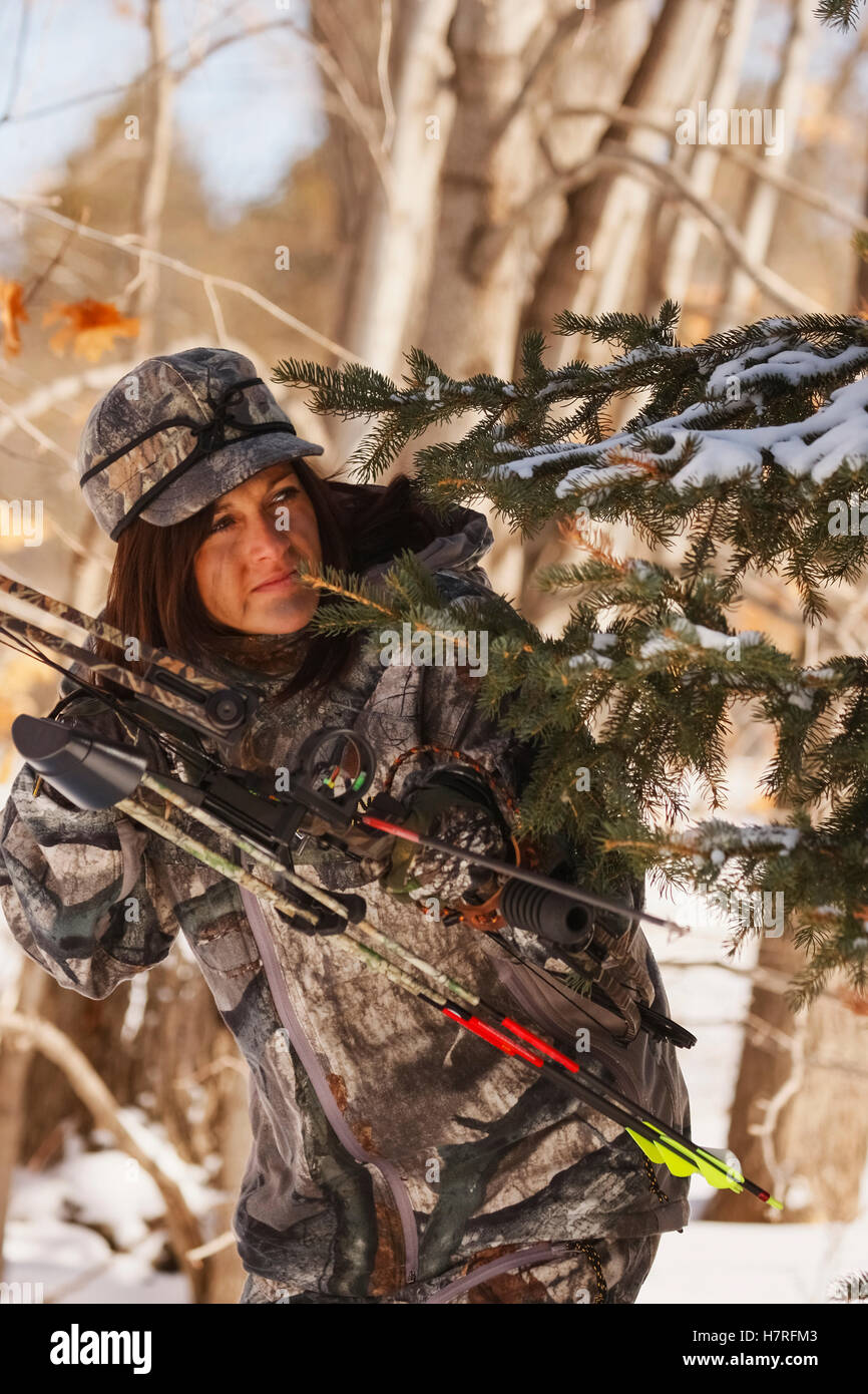 Female Woman Bowhunter Stock Photo - Alamy