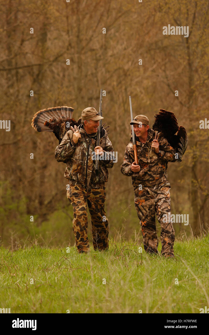 Hunters carrying kill hi-res stock photography and images - Alamy