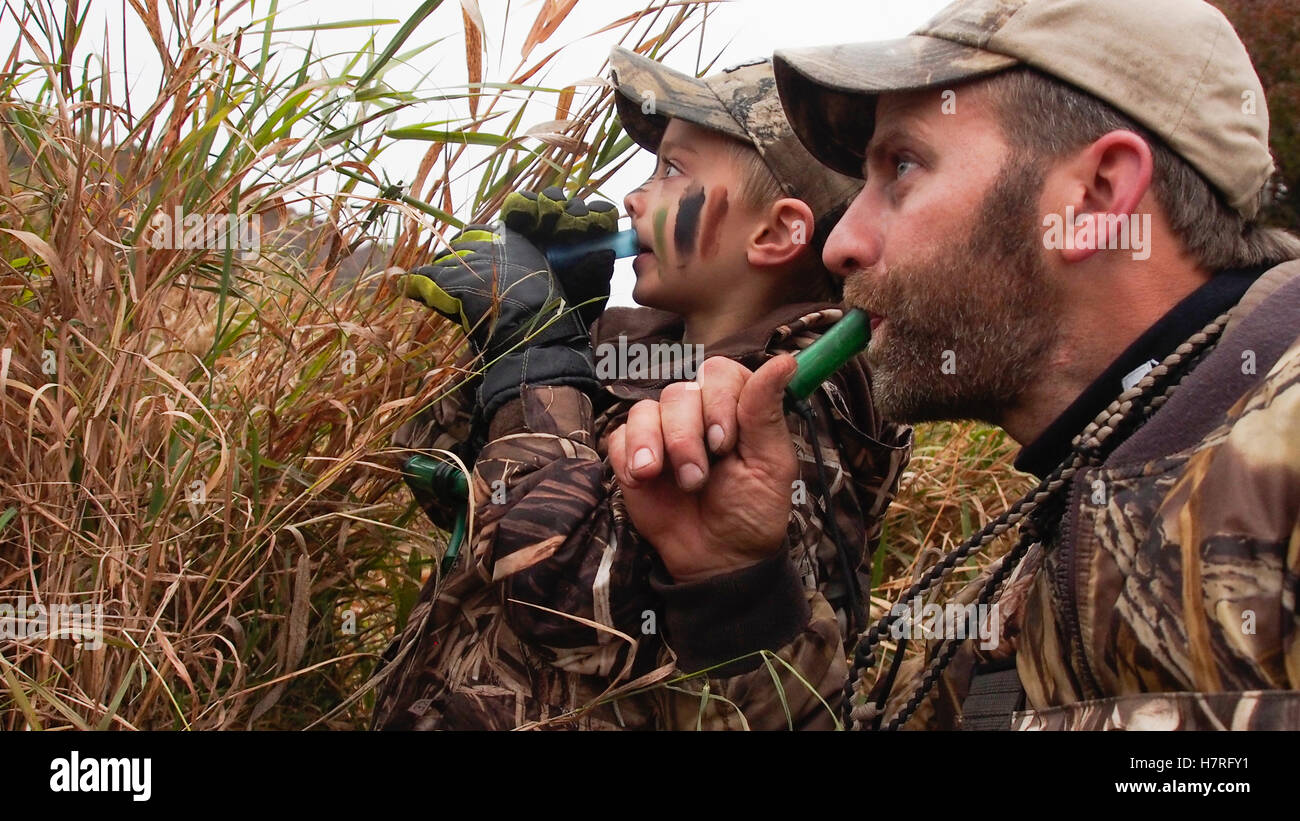 Father and son duck hunting hi-res stock photography and images - Alamy