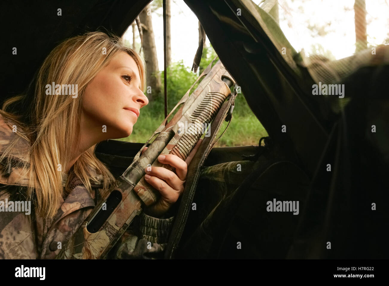 Female Turkey Hunter With Shotgun Stock Photo - Alamy