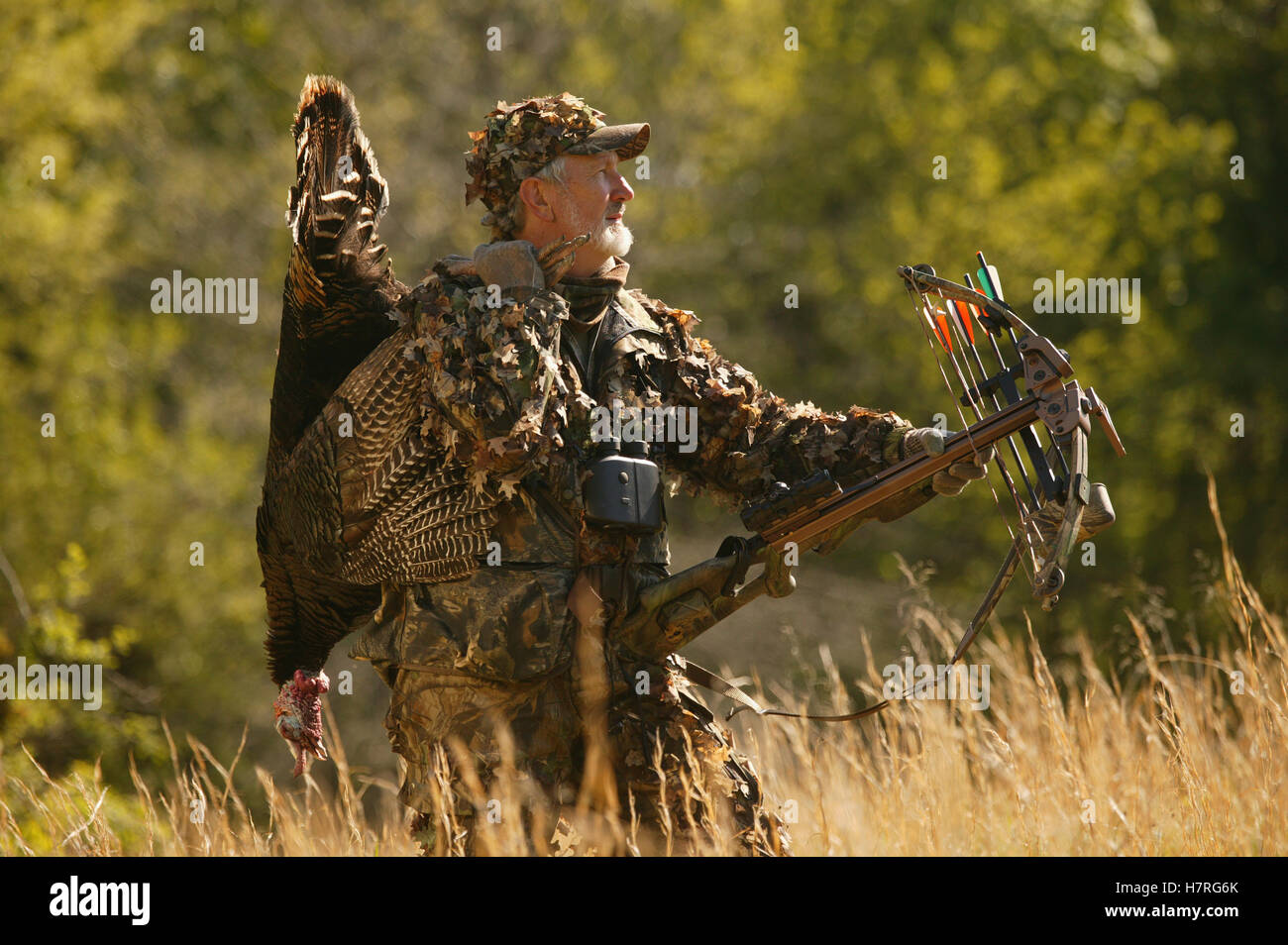 Hunters carrying kill hi-res stock photography and images - Alamy