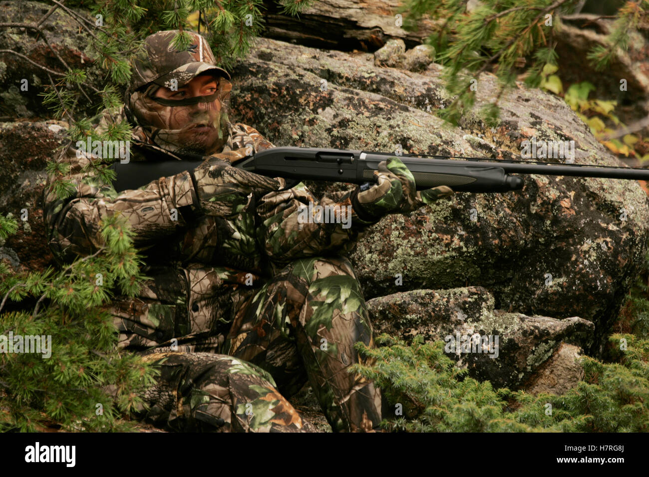 Rifle Hunter Hunting Big Game Stock Photo - Alamy