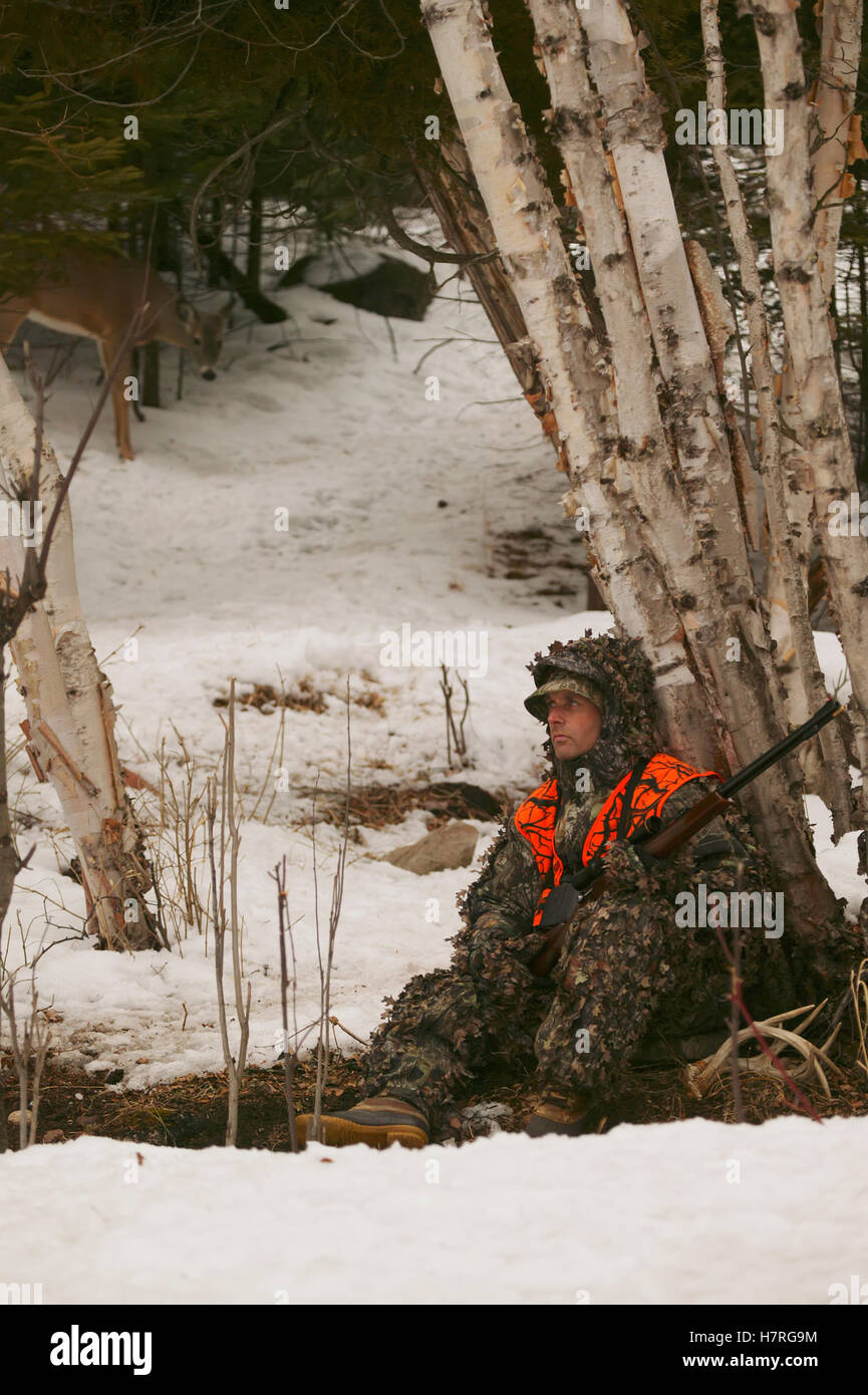 Muzzleloader Hunter In Winter Stock Photo - Alamy