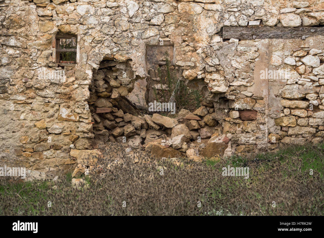Ruined house facade Stock Photo - Alamy