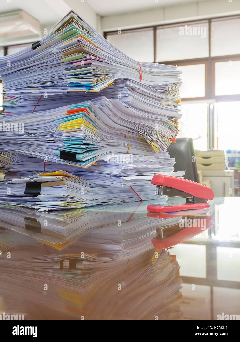 Business Concept, Pile of unfinished business documents on office desk ...