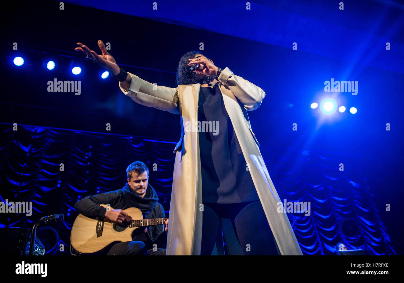 Gabrielle pop singer music hi-res stock photography and images - Alamy