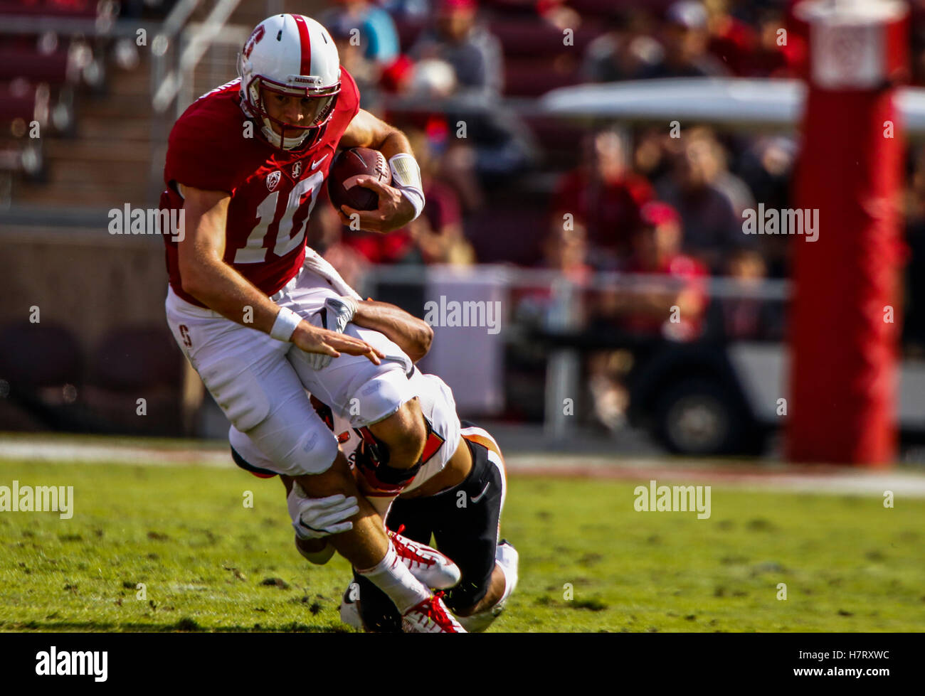 Palo Alto, California, USA. 5th Nov, 2016. Stanford Quarterback Keller ...