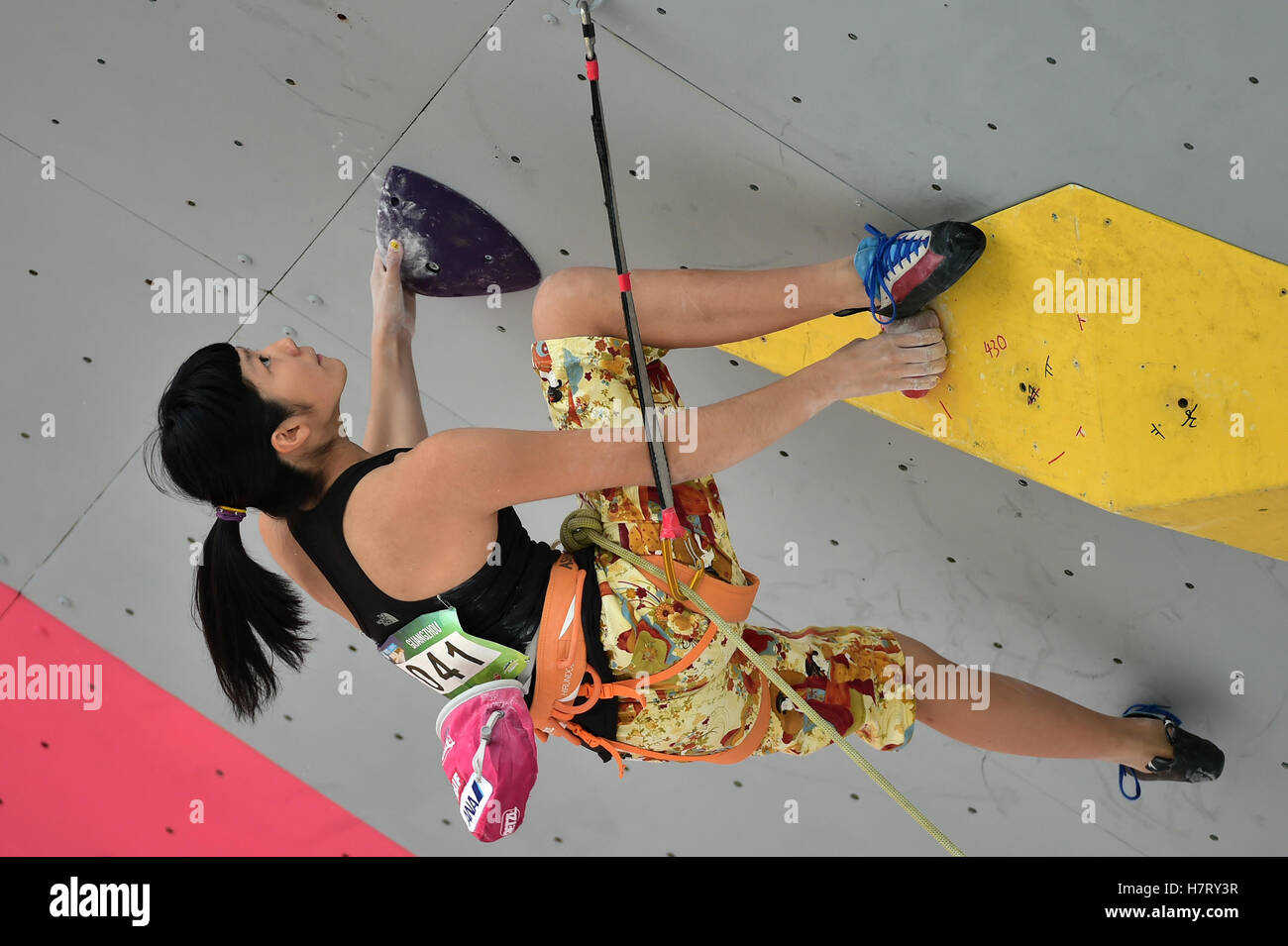 Guangzhou, China. 8th Nov, 2016. Ashima Shiraishi of the U.S. competes ...