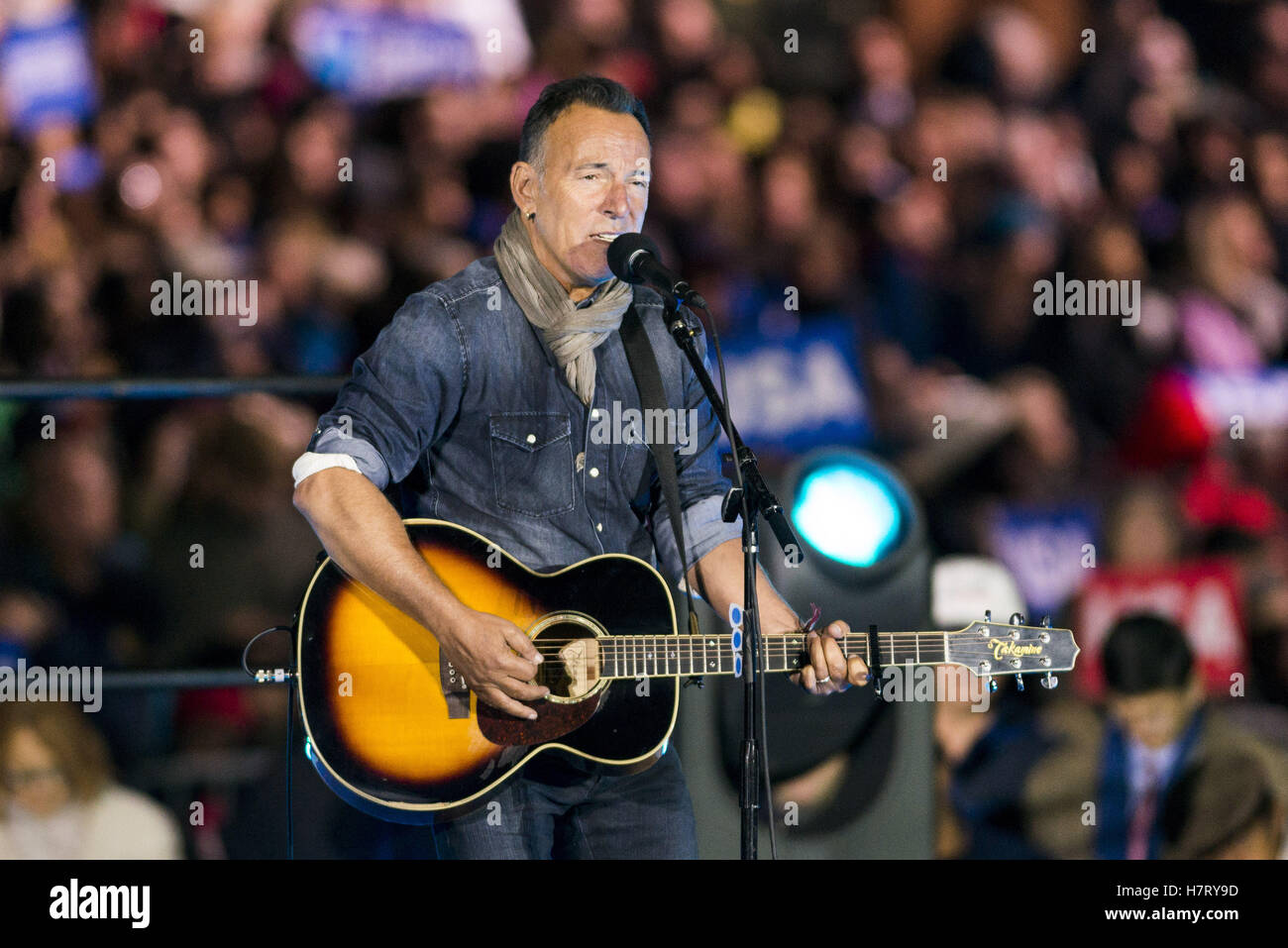 Philadelphia, Pennsylvania, USA. 7th Nov, 2016. BRUCE SPRINGSTEEN ...