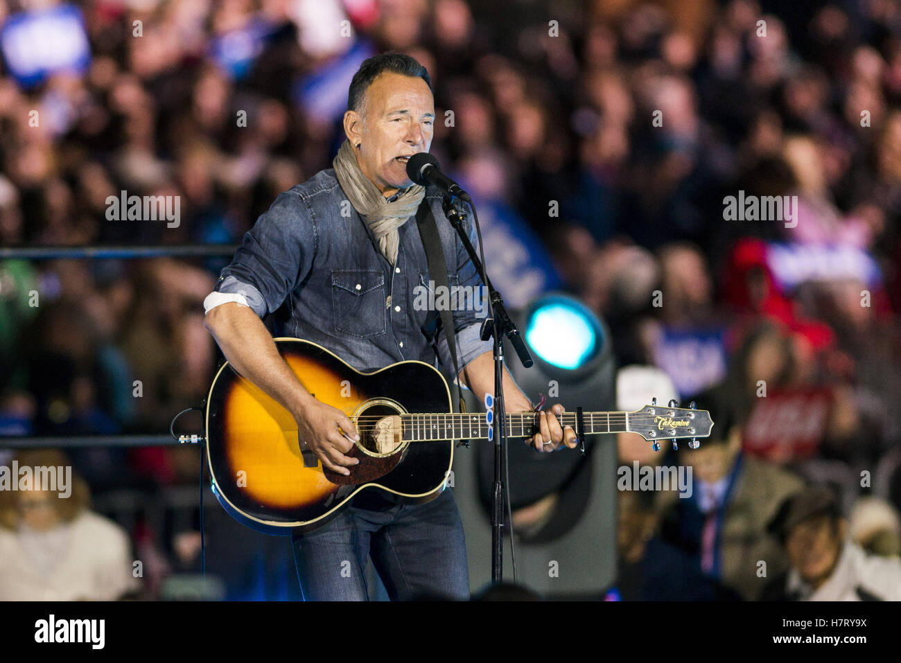 Philadelphia, Pennsylvania, USA. 7th Nov, 2016. BRUCE SPRINGSTEEN ...